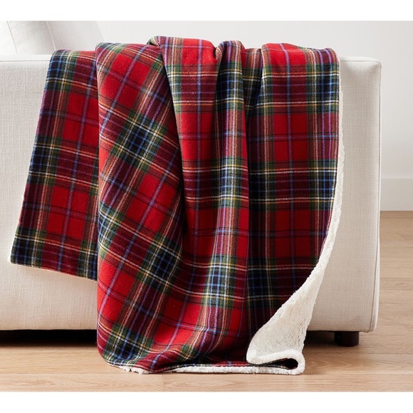Pottery Barn | Bedding | New Pottery Barn Stewart Plaid With Sherpa ...